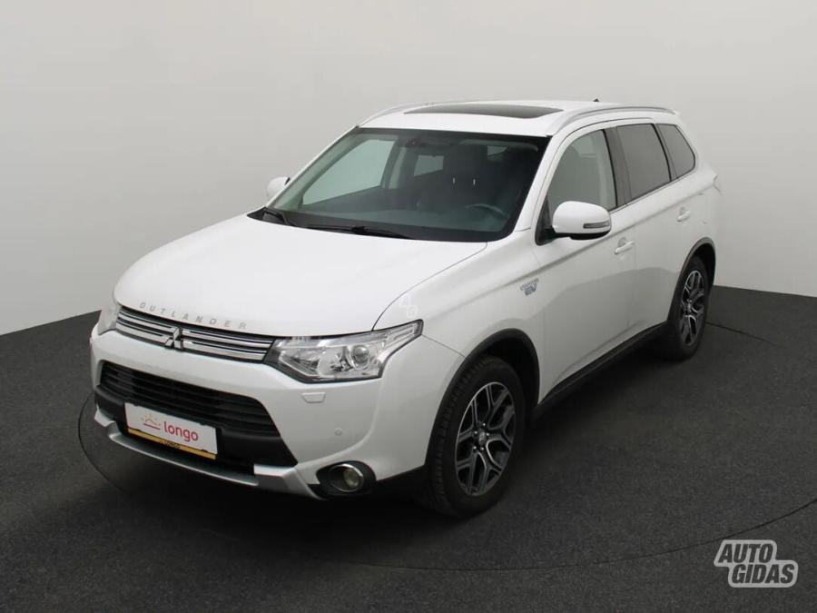 Balts Mitsubishi Outlander 2015 Viļņa, ar dzinēja tilpumu 2.00 L un nobraukumu 187 tūkst. km par 11199 €, foto 1 vietnē AUTOMOTO.COM.LV