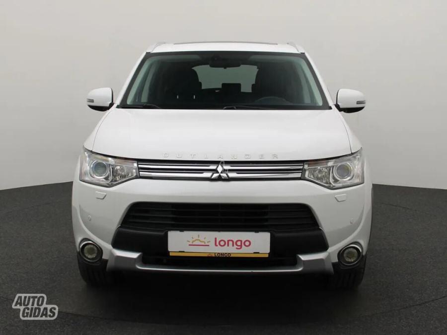 Balts Mitsubishi Outlander 2015 Viļņa, ar dzinēja tilpumu 2.00 L un nobraukumu 187 tūkst. km par 11199 €, foto 4 vietnē AUTOMOTO.COM.LV