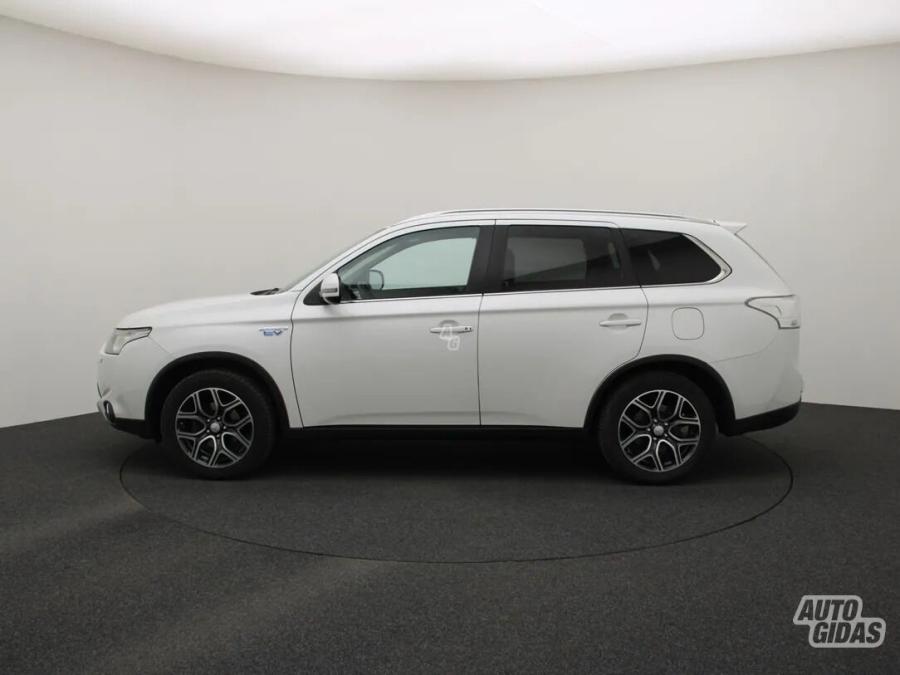 Balts Mitsubishi Outlander 2015 Viļņa, ar dzinēja tilpumu 2.00 L un nobraukumu 187 tūkst. km par 11199 €, foto 7 vietnē AUTOMOTO.COM.LV