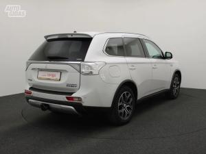Balts Mitsubishi Outlander 2015 Viļņa, ar dzinēja tilpumu 2.00 L un nobraukumu 187 tūkst. km par 11199 €, foto 9 vietnē AUTOMOTO.COM.LV