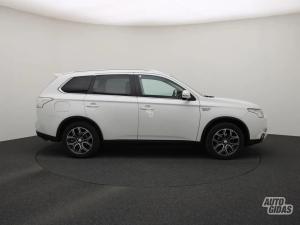 Balts Mitsubishi Outlander 2015 Viļņa, ar dzinēja tilpumu 2.00 L un nobraukumu 187 tūkst. km par 11199 €, foto 10 vietnē AUTOMOTO.COM.LV