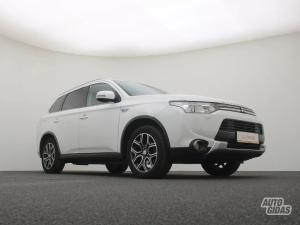 Balts Mitsubishi Outlander 2015 Viļņa, ar dzinēja tilpumu 2.00 L un nobraukumu 187 tūkst. km par 11199 €, foto 12 vietnē AUTOMOTO.COM.LV