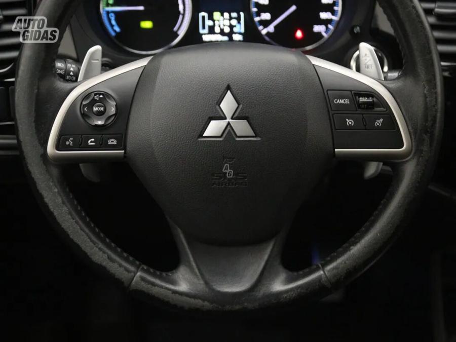 Balts Mitsubishi Outlander 2015 Viļņa, ar dzinēja tilpumu 2.00 L un nobraukumu 187 tūkst. km par 11199 €, foto 19 vietnē AUTOMOTO.COM.LV