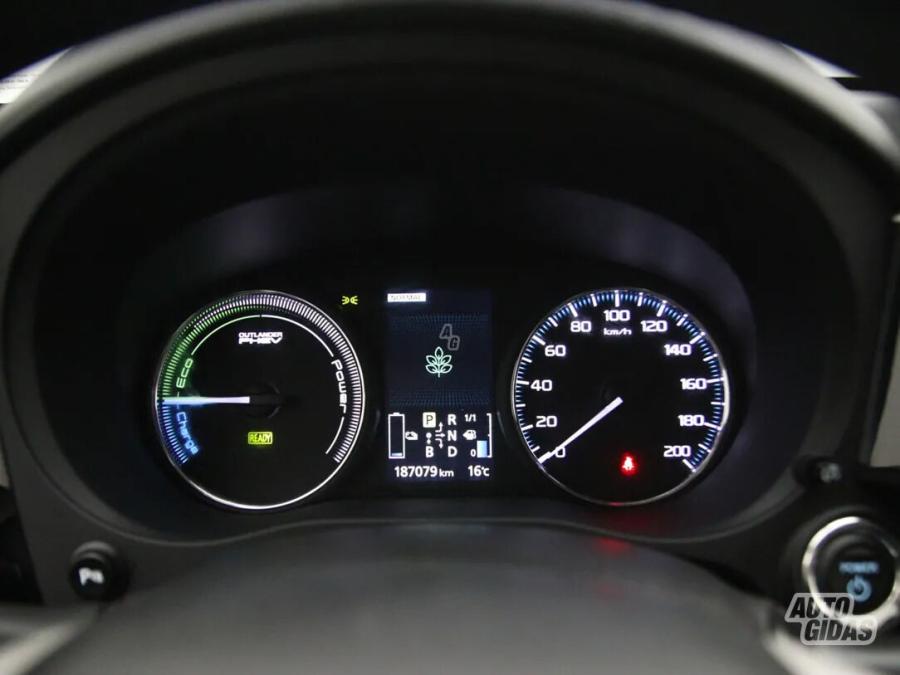 Balts Mitsubishi Outlander 2015 Viļņa, ar dzinēja tilpumu 2.00 L un nobraukumu 187 tūkst. km par 11199 €, foto 20 vietnē AUTOMOTO.COM.LV