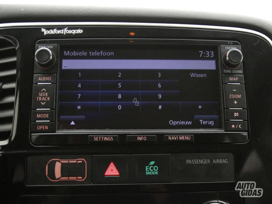 Balts Mitsubishi Outlander 2015 Viļņa, ar dzinēja tilpumu 2.00 L un nobraukumu 187 tūkst. km par 11199 €, foto 24 vietnē AUTOMOTO.COM.LV