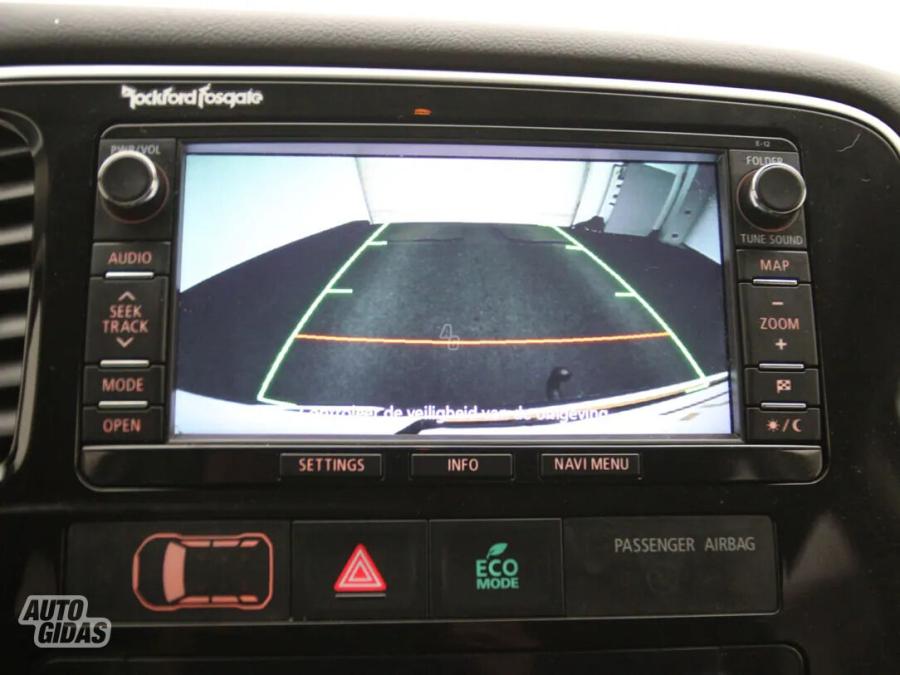 Balts Mitsubishi Outlander 2015 Viļņa, ar dzinēja tilpumu 2.00 L un nobraukumu 187 tūkst. km par 11199 €, foto 26 vietnē AUTOMOTO.COM.LV