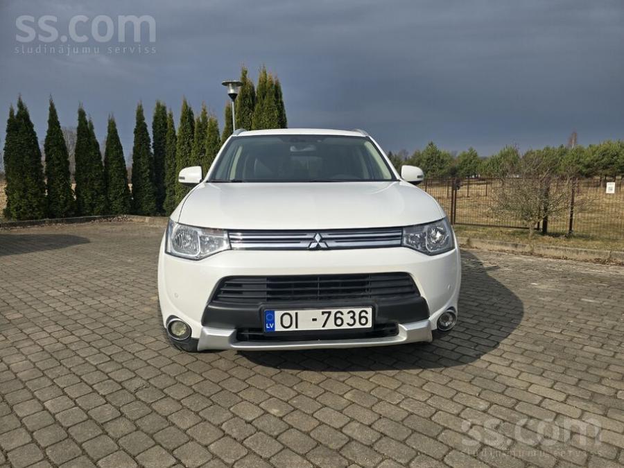 Balts Mitsubishi Outlander 2015 Rīga, ar dzinēja tilpumu 2.00 L un nobraukumu 260 tūkst. km par 9390 €, foto 8 vietnē AUTOMOTO.COM.LV