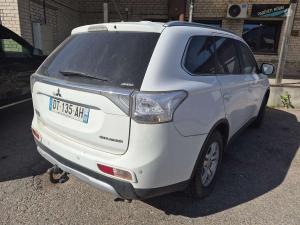 Balts Mitsubishi Outlander 2015 Tauragė, ar dzinēja tilpumu 2.27 L un nobraukumu 191 tūkst. km par 3800 €, foto 7 vietnē AUTOMOTO.COM.LV