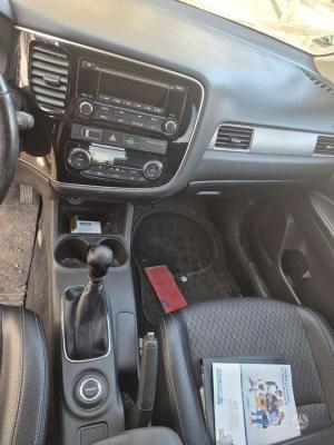 Balts Mitsubishi Outlander 2015 Tauragė, ar dzinēja tilpumu 2.27 L un nobraukumu 191 tūkst. km par 3800 €, foto 10 vietnē AUTOMOTO.COM.LV