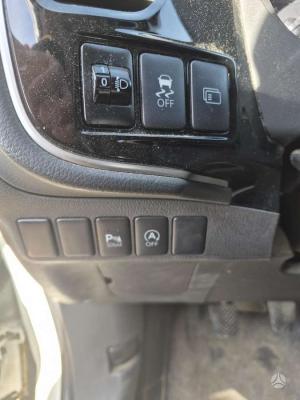 Balts Mitsubishi Outlander 2015 Tauragė, ar dzinēja tilpumu 2.27 L un nobraukumu 191 tūkst. km par 3800 €, foto 13 vietnē AUTOMOTO.COM.LV