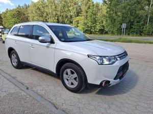 Balts Mitsubishi Outlander 2015 Radviliškis, ar dzinēja tilpumu 2.20 L un nobraukumu 238 tūkst. km par 6900 €, foto 3 vietnē AUTOMOTO.COM.LV