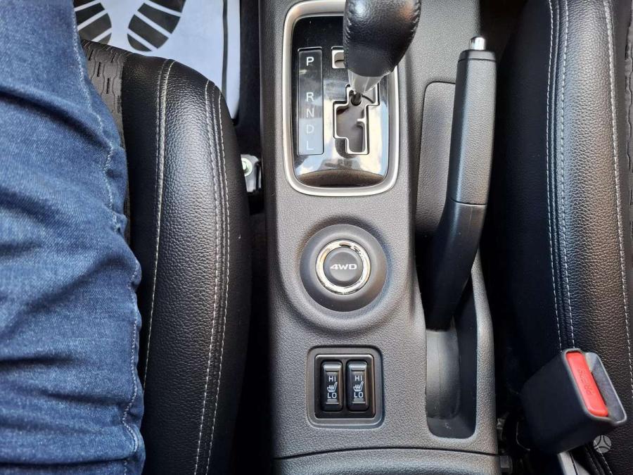 Balts Mitsubishi Outlander 2015 Radviliškis, ar dzinēja tilpumu 2.20 L un nobraukumu 238 tūkst. km par 6900 €, foto 10 vietnē AUTOMOTO.COM.LV