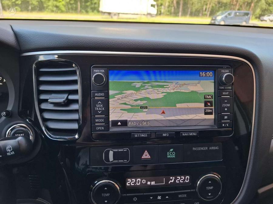 Balts Mitsubishi Outlander 2015 Radviliškis, ar dzinēja tilpumu 2.20 L un nobraukumu 238 tūkst. km par 6900 €, foto 14 vietnē AUTOMOTO.COM.LV