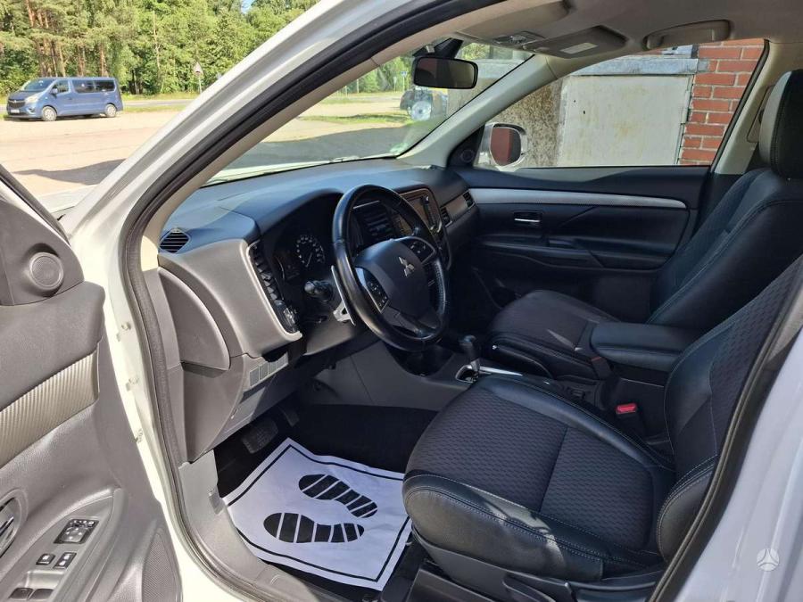 Balts Mitsubishi Outlander 2015 Radviliškis, ar dzinēja tilpumu 2.20 L un nobraukumu 238 tūkst. km par 6900 €, foto 19 vietnē AUTOMOTO.COM.LV