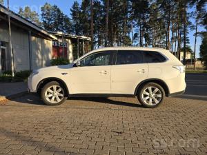 Balts Mitsubishi Outlander 2015 Rīga, ar dzinēja tilpumu 2.00 L un nobraukumu 262 tūkst. km par 9300 €, foto 8 vietnē AUTOMOTO.COM.LV