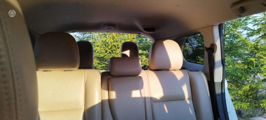 Balts Mitsubishi Outlander 2015 Viļņa, ar dzinēja tilpumu 2.40 L un nobraukumu 283 tūkst. km par 6500 €, foto 4 vietnē AUTOMOTO.COM.LV