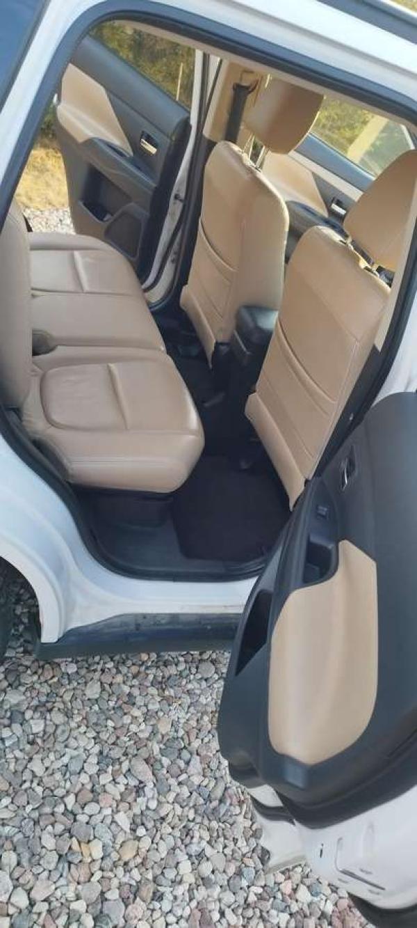 Balts Mitsubishi Outlander 2015 Viļņa, ar dzinēja tilpumu 2.40 L un nobraukumu 283 tūkst. km par 6500 €, foto 5 vietnē AUTOMOTO.COM.LV