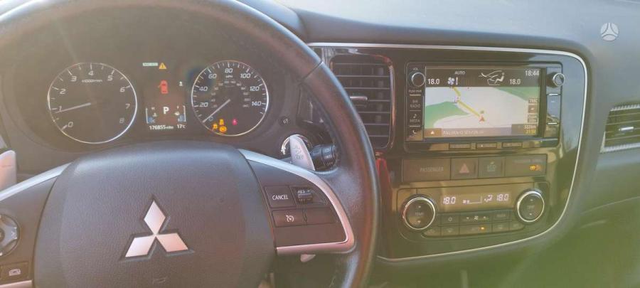 Balts Mitsubishi Outlander 2015 Viļņa, ar dzinēja tilpumu 2.40 L un nobraukumu 283 tūkst. km par 6500 €, foto 10 vietnē AUTOMOTO.COM.LV