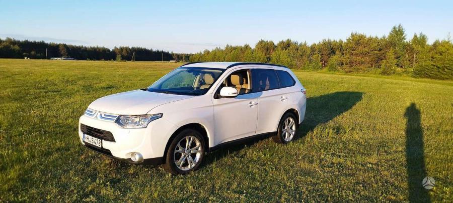 Balts Mitsubishi Outlander 2015 Viļņa, ar dzinēja tilpumu 2.40 L un nobraukumu 283 tūkst. km par 6500 €, foto 17 vietnē AUTOMOTO.COM.LV