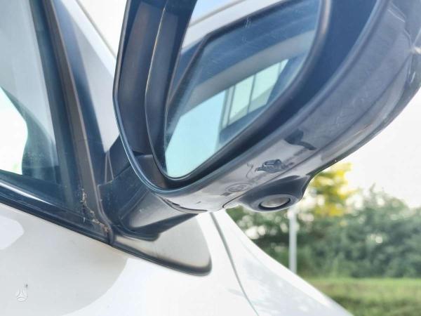 White Mitsubishi Outlander 2015 in Vilnius, with an engine capacity of 2.00 L and mileage of 260 thousand km for 12950 €, photo 7 on AUTOMOTO.COM.LV