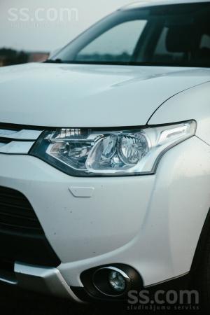 Balts Mitsubishi Outlander 2015 Daugavpils, ar dzinēja tilpumu 2.00 L un nobraukumu 326 tūkst. km par 5500 €, foto 9 vietnē AUTOMOTO.COM.LV