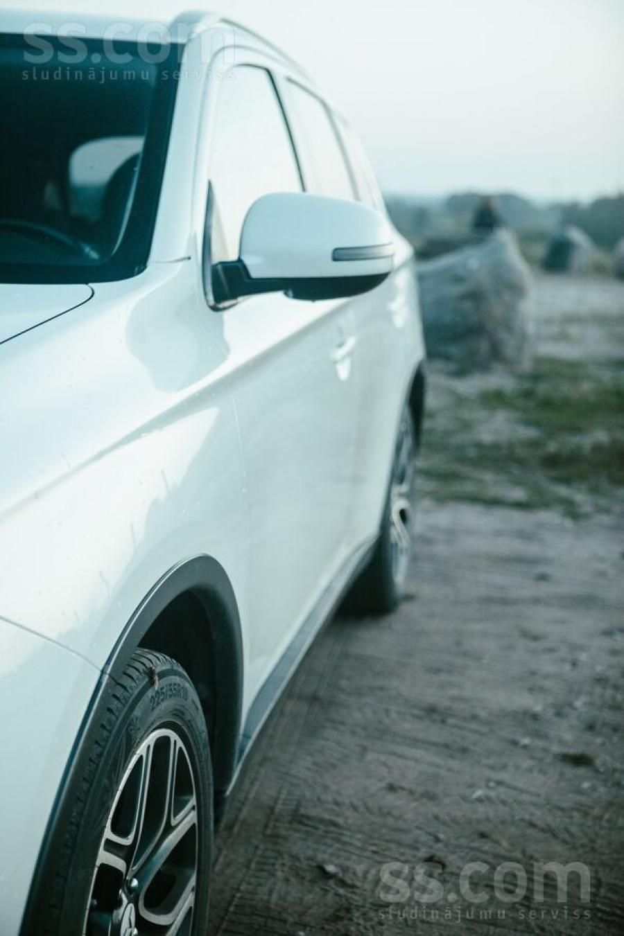 Balts Mitsubishi Outlander 2015 Daugavpils, ar dzinēja tilpumu 2.00 L un nobraukumu 326 tūkst. km par 5500 €, foto 11 vietnē AUTOMOTO.COM.LV