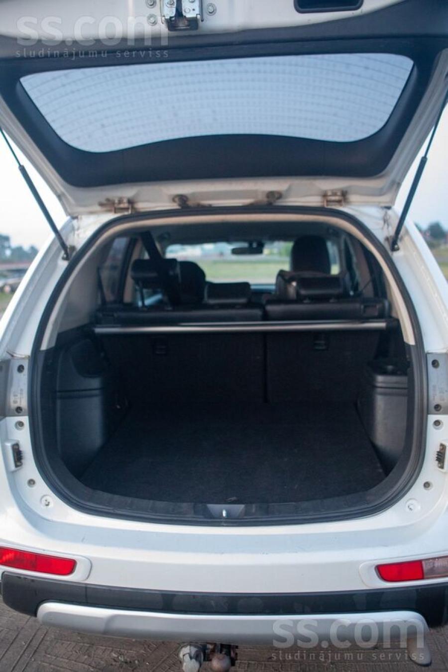 Balts Mitsubishi Outlander 2015 Daugavpils, ar dzinēja tilpumu 2.00 L un nobraukumu 326 tūkst. km par 5500 €, foto 13 vietnē AUTOMOTO.COM.LV
