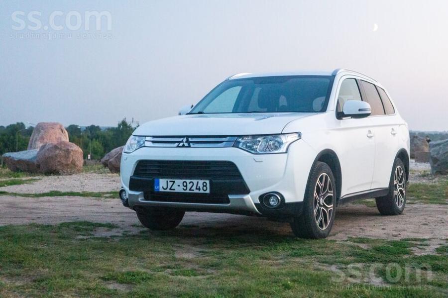 Balts Mitsubishi Outlander 2015 Daugavpils, ar dzinēja tilpumu 2.00 L un nobraukumu 326 tūkst. km par 5500 €, foto 15 vietnē AUTOMOTO.COM.LV