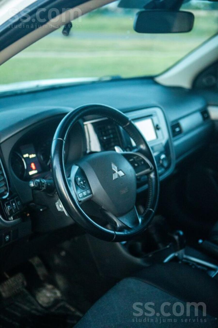 Balts Mitsubishi Outlander 2015 Daugavpils, ar dzinēja tilpumu 2.00 L un nobraukumu 326 tūkst. km par 5500 €, foto 21 vietnē AUTOMOTO.COM.LV