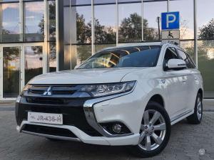 Белый Мицубиси Аутлендер 2015 в Вильнюс, объемом двигателя 2.00 л и пробегом 260 тыс. км за 12950 €, фото 12 на AUTOMOTO.COM.LV