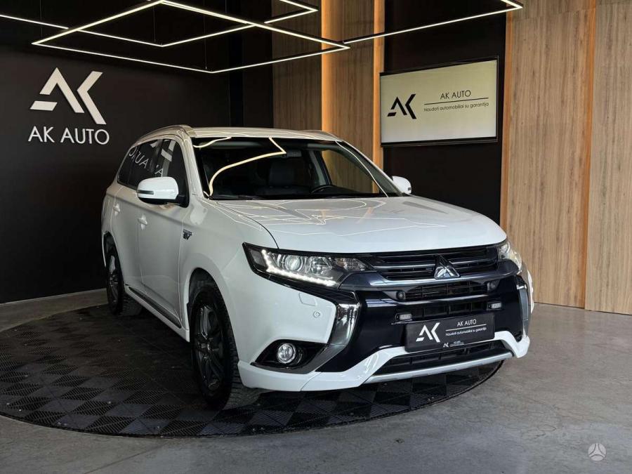 Balts Mitsubishi Outlander 2015 Kauņa, ar dzinēja tilpumu 2.00 L un nobraukumu 118 tūkst. km par 15490 €, foto 4 vietnē AUTOMOTO.COM.LV