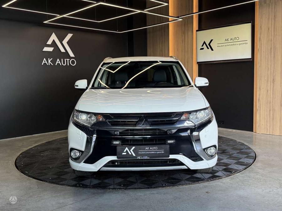 Balts Mitsubishi Outlander 2015 Kauņa, ar dzinēja tilpumu 2.00 L un nobraukumu 118 tūkst. km par 15490 €, foto 5 vietnē AUTOMOTO.COM.LV
