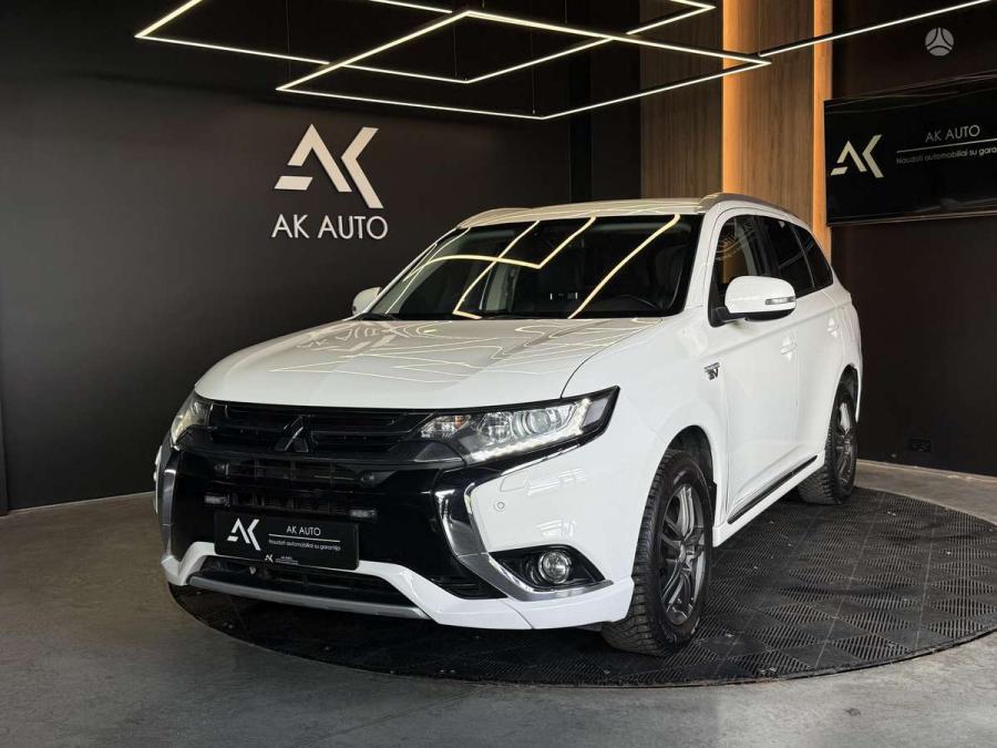 Balts Mitsubishi Outlander 2015 Kauņa, ar dzinēja tilpumu 2.00 L un nobraukumu 118 tūkst. km par 15490 €, foto 6 vietnē AUTOMOTO.COM.LV