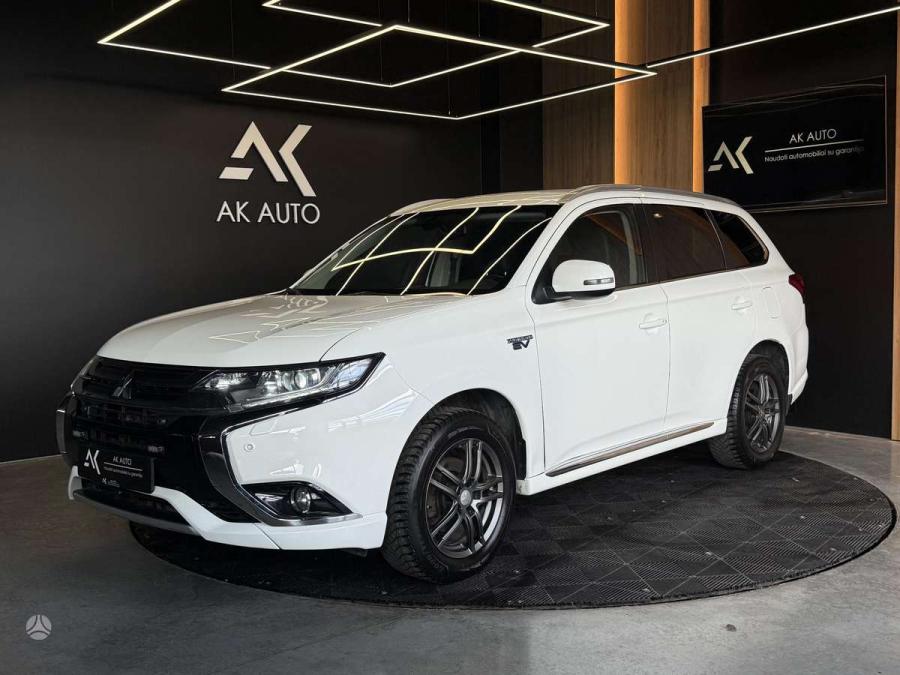 Balts Mitsubishi Outlander 2015 Kauņa, ar dzinēja tilpumu 2.00 L un nobraukumu 118 tūkst. km par 15490 €, foto 7 vietnē AUTOMOTO.COM.LV