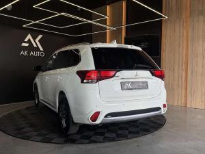 Balts Mitsubishi Outlander 2015 Kauņa, ar dzinēja tilpumu 2.00 L un nobraukumu 118 tūkst. km par 15490 €, foto 10 vietnē AUTOMOTO.COM.LV