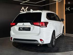 Balts Mitsubishi Outlander 2015 Kauņa, ar dzinēja tilpumu 2.00 L un nobraukumu 118 tūkst. km par 15490 €, foto 12 vietnē AUTOMOTO.COM.LV