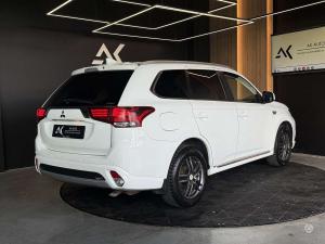 Balts Mitsubishi Outlander 2015 Kauņa, ar dzinēja tilpumu 2.00 L un nobraukumu 118 tūkst. km par 15490 €, foto 13 vietnē AUTOMOTO.COM.LV