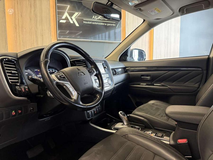 Balts Mitsubishi Outlander 2015 Kauņa, ar dzinēja tilpumu 2.00 L un nobraukumu 118 tūkst. km par 15490 €, foto 14 vietnē AUTOMOTO.COM.LV