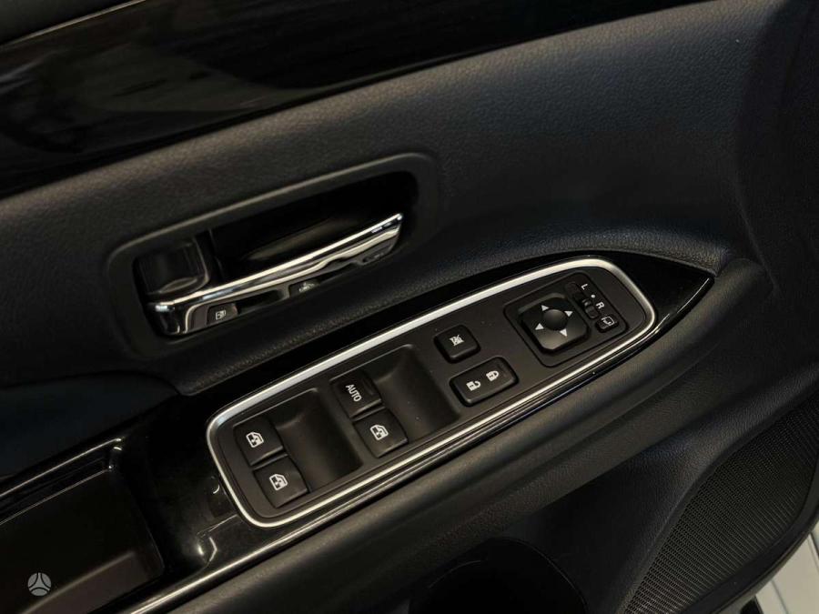 Balts Mitsubishi Outlander 2015 Kauņa, ar dzinēja tilpumu 2.00 L un nobraukumu 118 tūkst. km par 15490 €, foto 15 vietnē AUTOMOTO.COM.LV