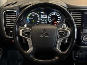 Balts Mitsubishi Outlander 2015 Kauņa, ar dzinēja tilpumu 2.00 L un nobraukumu 118 tūkst. km par 15490 €, foto 16 vietnē AUTOMOTO.COM.LV