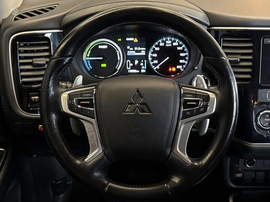 Balts Mitsubishi Outlander 2015 Kauņa, ar dzinēja tilpumu 2.00 L un nobraukumu 118 tūkst. km par 15490 €, foto 16 vietnē AUTOMOTO.COM.LV