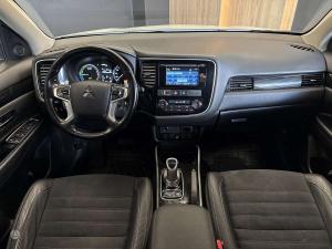 Balts Mitsubishi Outlander 2015 Kauņa, ar dzinēja tilpumu 2.00 L un nobraukumu 118 tūkst. km par 15490 €, foto 18 vietnē AUTOMOTO.COM.LV