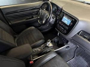 Balts Mitsubishi Outlander 2015 Kauņa, ar dzinēja tilpumu 2.00 L un nobraukumu 118 tūkst. km par 15490 €, foto 20 vietnē AUTOMOTO.COM.LV