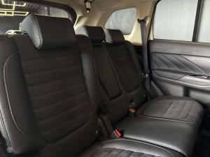 Balts Mitsubishi Outlander 2015 Kauņa, ar dzinēja tilpumu 2.00 L un nobraukumu 118 tūkst. km par 15490 €, foto 22 vietnē AUTOMOTO.COM.LV
