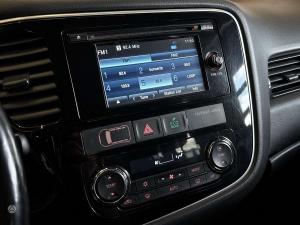 Balts Mitsubishi Outlander 2015 Kauņa, ar dzinēja tilpumu 2.00 L un nobraukumu 118 tūkst. km par 15490 €, foto 25 vietnē AUTOMOTO.COM.LV