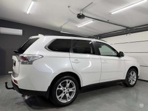 Balts Mitsubishi Outlander 2015 Utena, ar dzinēja tilpumu 2.27 L un nobraukumu 246 tūkst. km par 8550 €, foto 3 vietnē AUTOMOTO.COM.LV