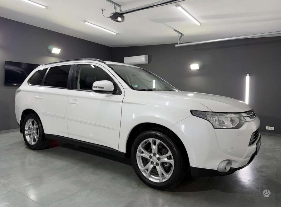 Balts Mitsubishi Outlander 2015 Utena, ar dzinēja tilpumu 2.27 L un nobraukumu 246 tūkst. km par 8550 €, foto 4 vietnē AUTOMOTO.COM.LV