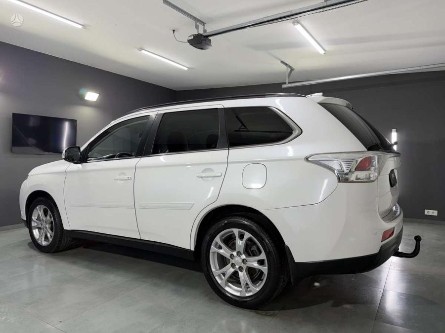 Balts Mitsubishi Outlander 2015 Utena, ar dzinēja tilpumu 2.27 L un nobraukumu 246 tūkst. km par 8550 €, foto 5 vietnē AUTOMOTO.COM.LV