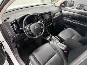 Balts Mitsubishi Outlander 2015 Utena, ar dzinēja tilpumu 2.27 L un nobraukumu 246 tūkst. km par 8550 €, foto 6 vietnē AUTOMOTO.COM.LV