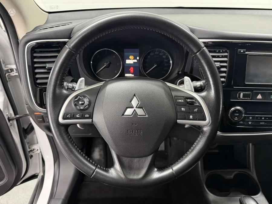 Balts Mitsubishi Outlander 2015 Utena, ar dzinēja tilpumu 2.27 L un nobraukumu 246 tūkst. km par 8550 €, foto 7 vietnē AUTOMOTO.COM.LV